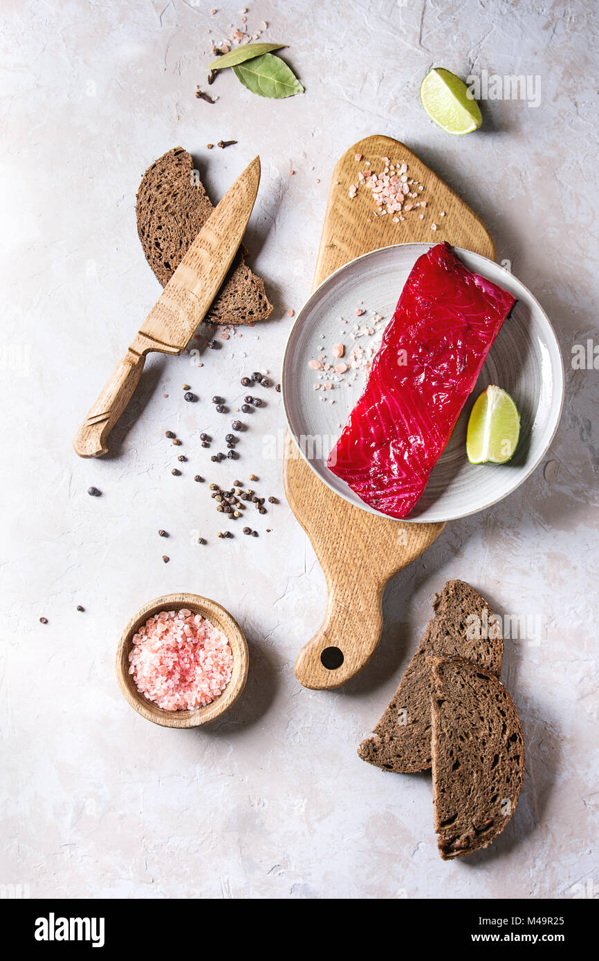 Beetroot marinated salmon Stock Photo - Alamy