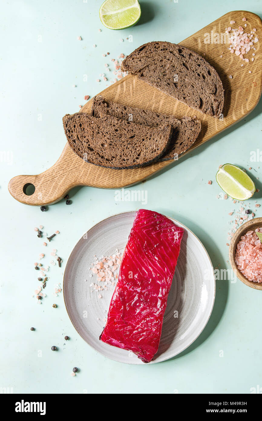 Beetroot marinated salmon Stock Photo - Alamy