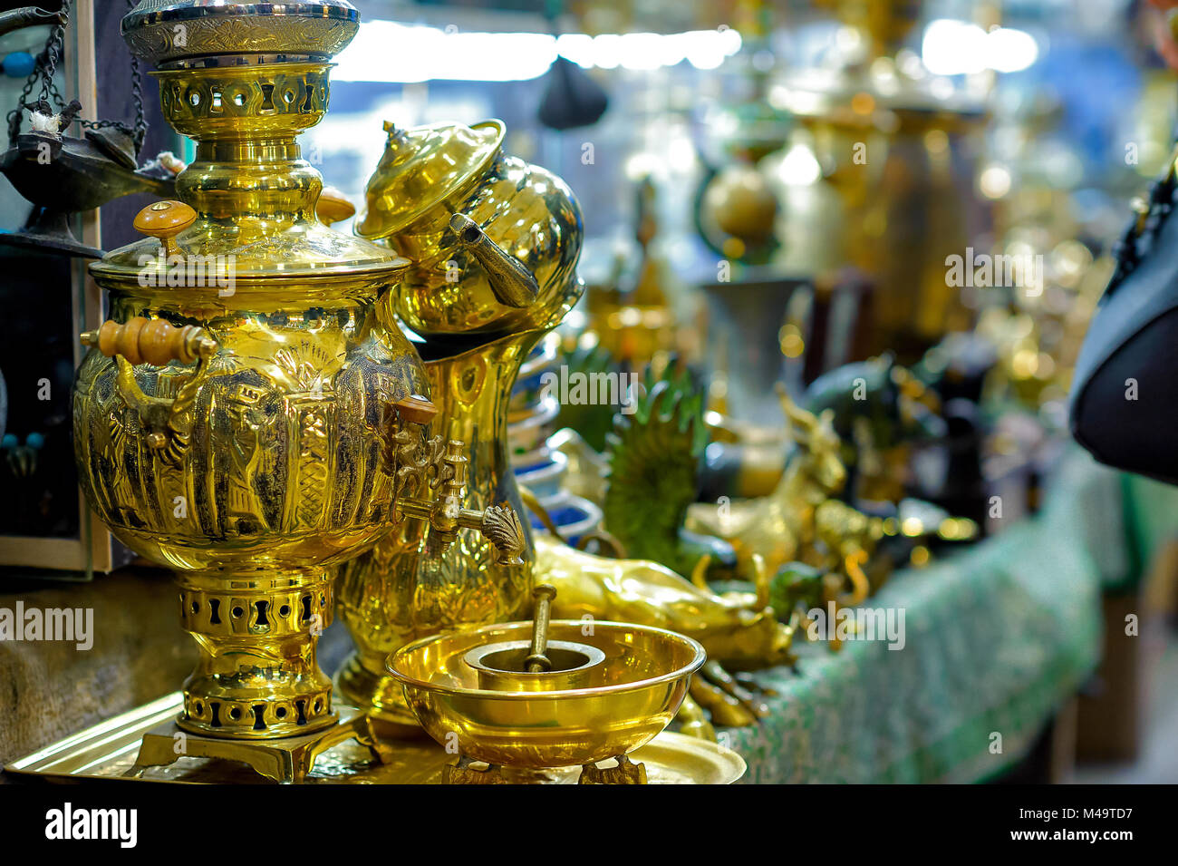 Delicate work hi-res stock photography and images - Alamy