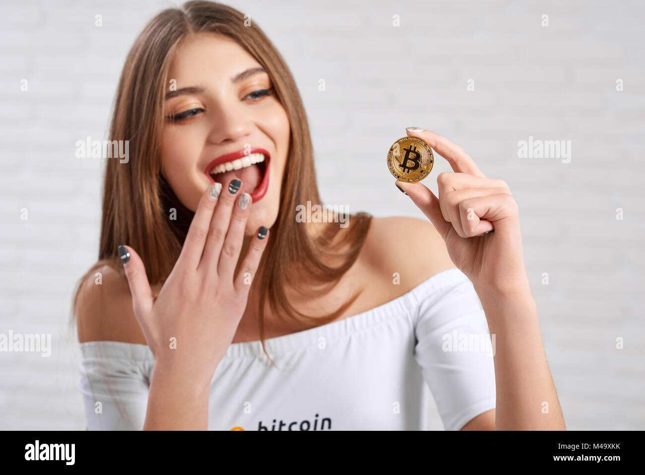 Bitcoin girl hi-res stock photography and images - Alamy