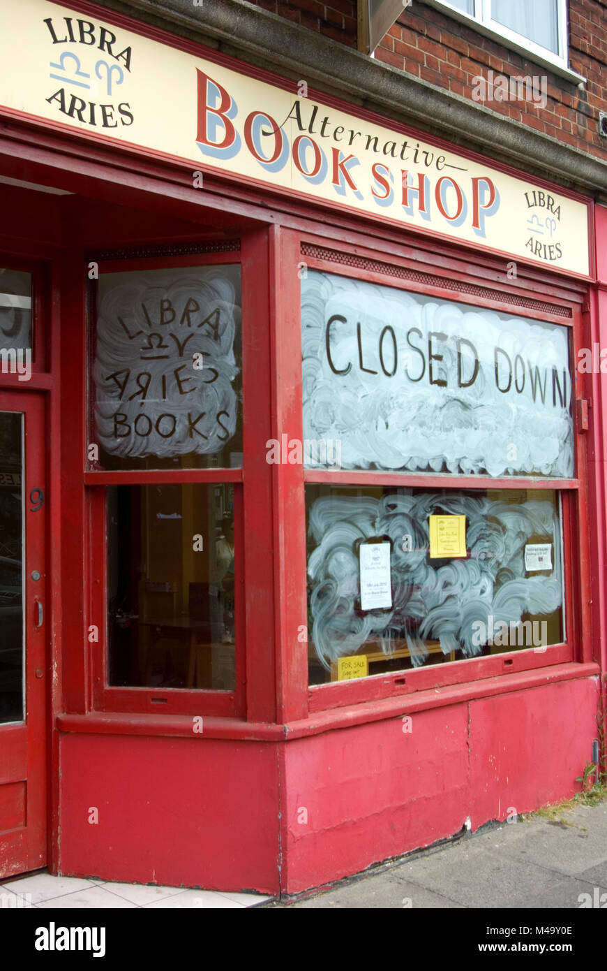 Bookshop that has Closed down Stock Photo - Alamy
