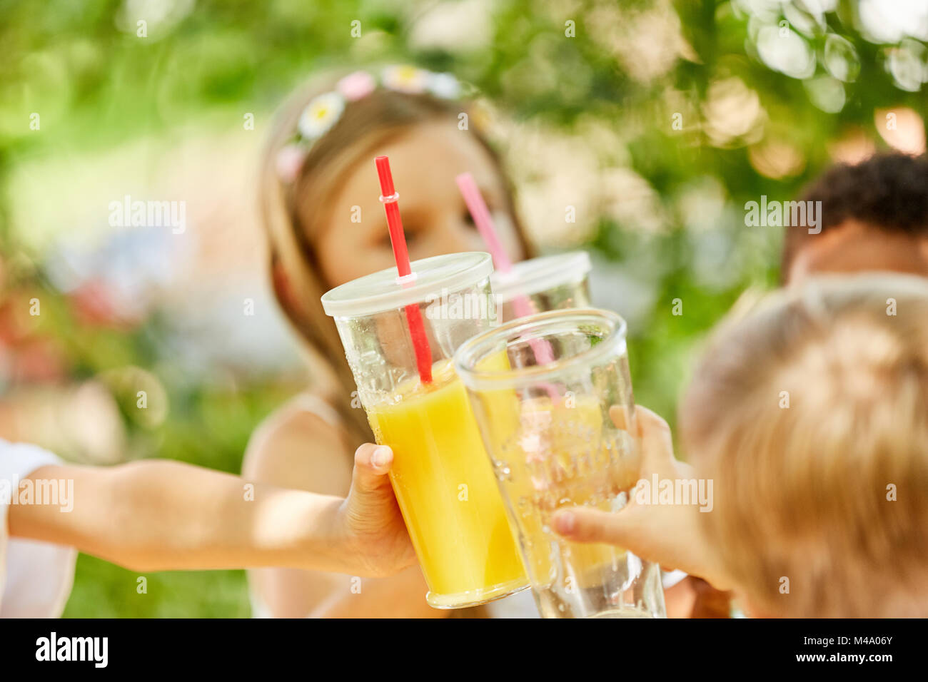 Kids party hi-res stock photography and images - Alamy
