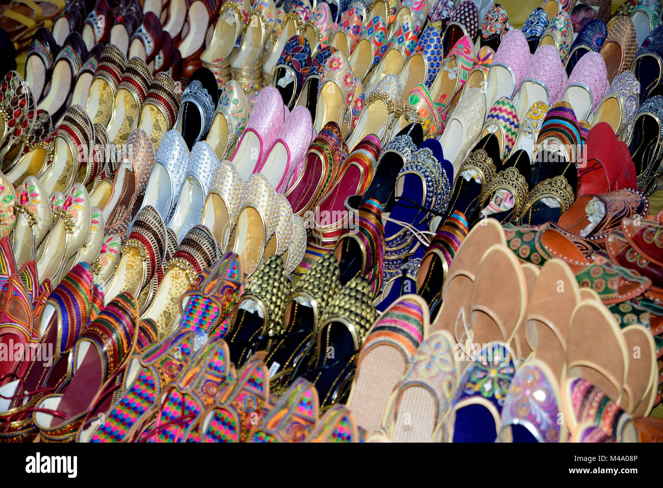 Indian slipper stall hi-res stock photography and images - Alamy