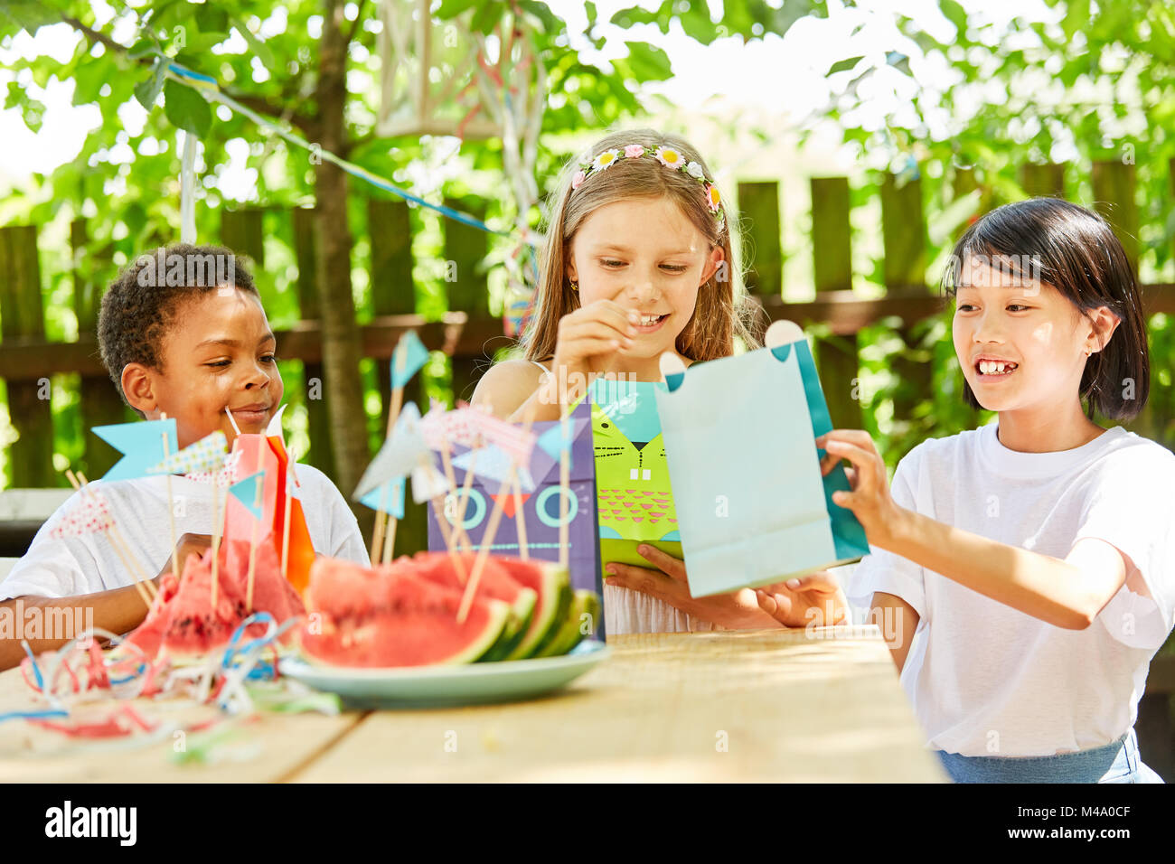 Children tinkering hi-res stock photography and images - Alamy
