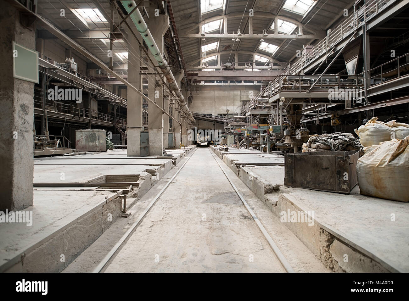 Workshop inside hi-res stock photography and images - Alamy