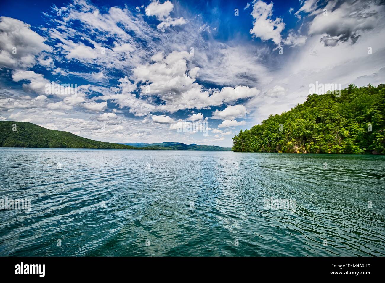 beautiful landscape scenes at lake jocassee south carolina Stock Photo ...