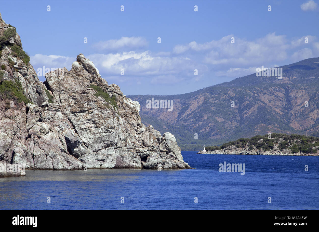 Cliffs in the sea hi-res stock photography and images - Alamy