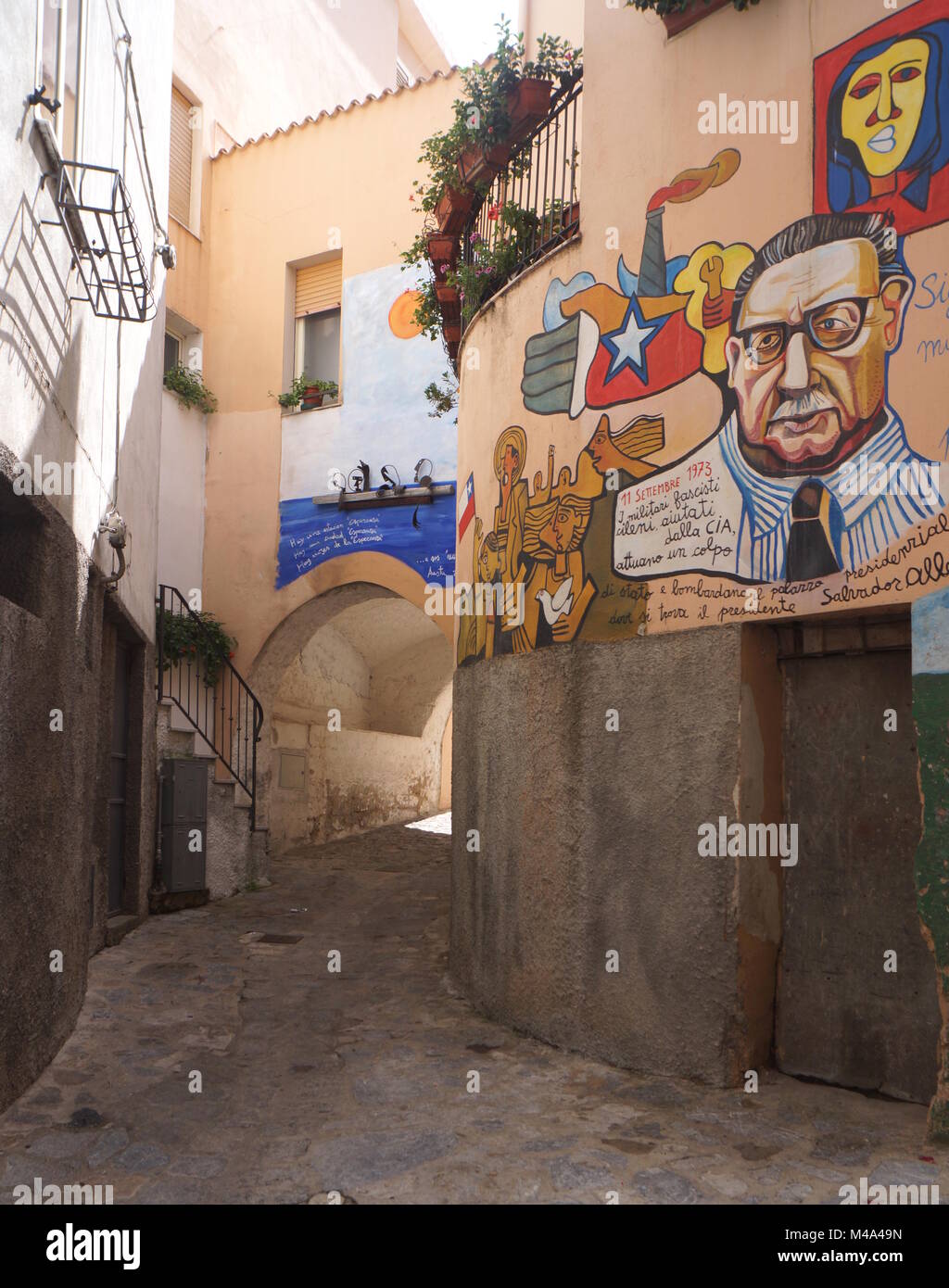 Mural of Salvador Allende in Orgosolo,Sardinia Stock Photo - Alamy