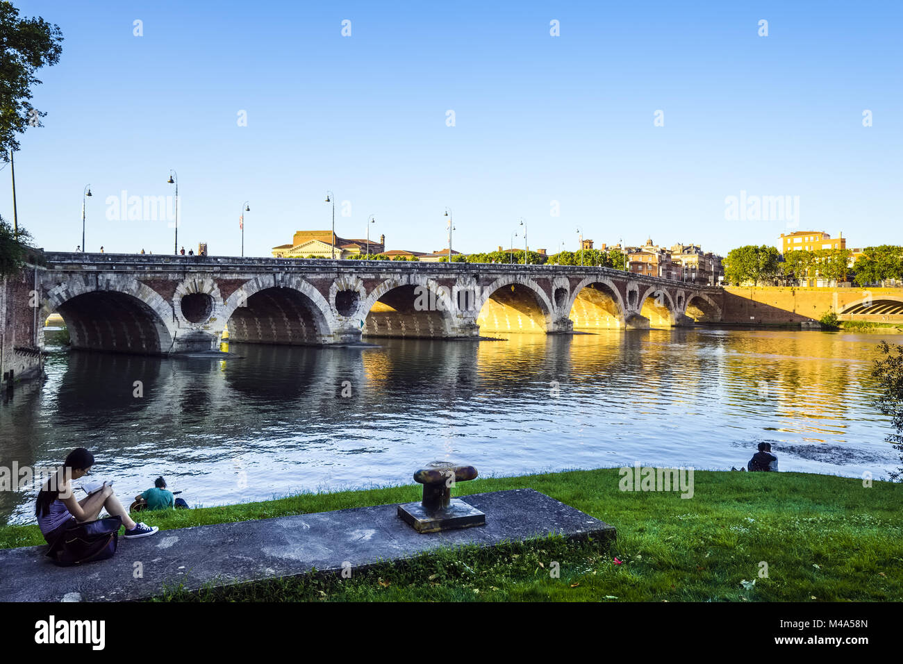 Toulouse bridges hi-res stock photography and images - Alamy