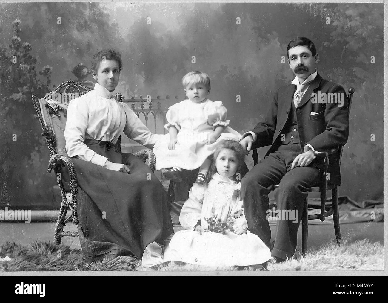 Group photograph of a Victorian family Stock Photo - Alamy