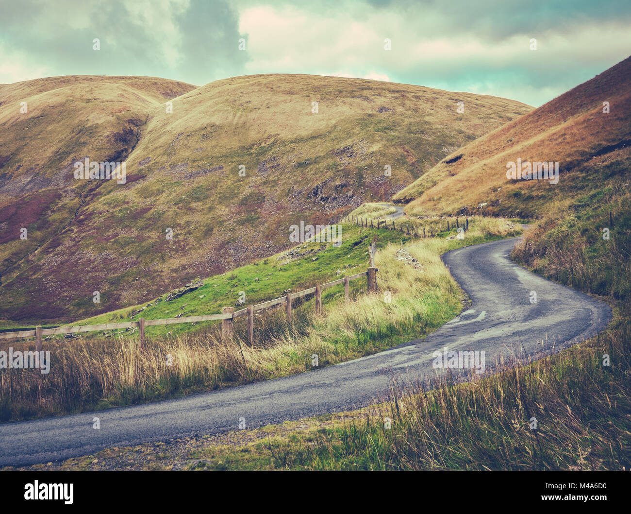 Hill country winding road hi-res stock photography and images - Alamy