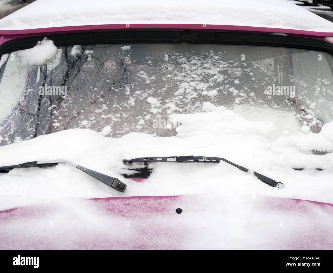 Melting car hi-res stock photography and images - Alamy