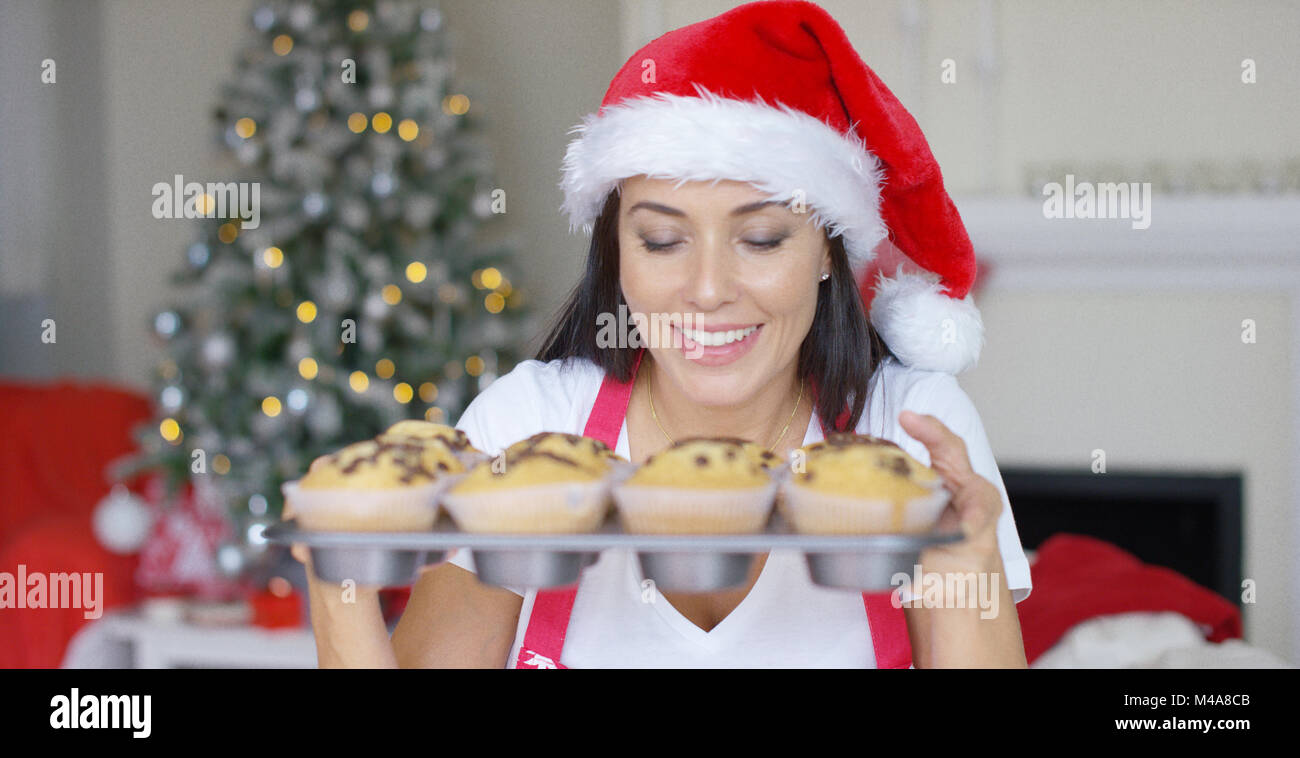 Woman beautiful baked cake hi-res stock photography and images - Alamy
