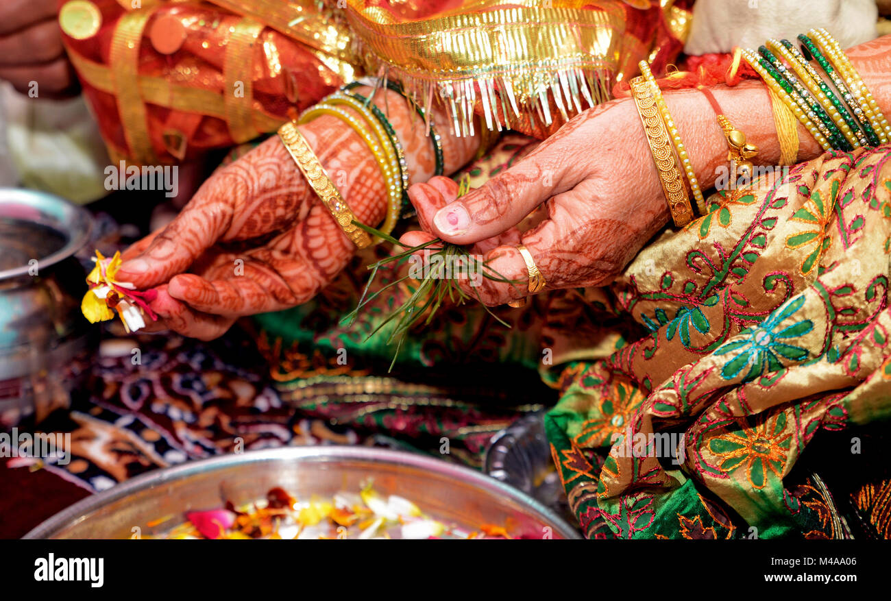 Prayer Pooja Stock Photos & Prayer Pooja Stock Images - Alamy