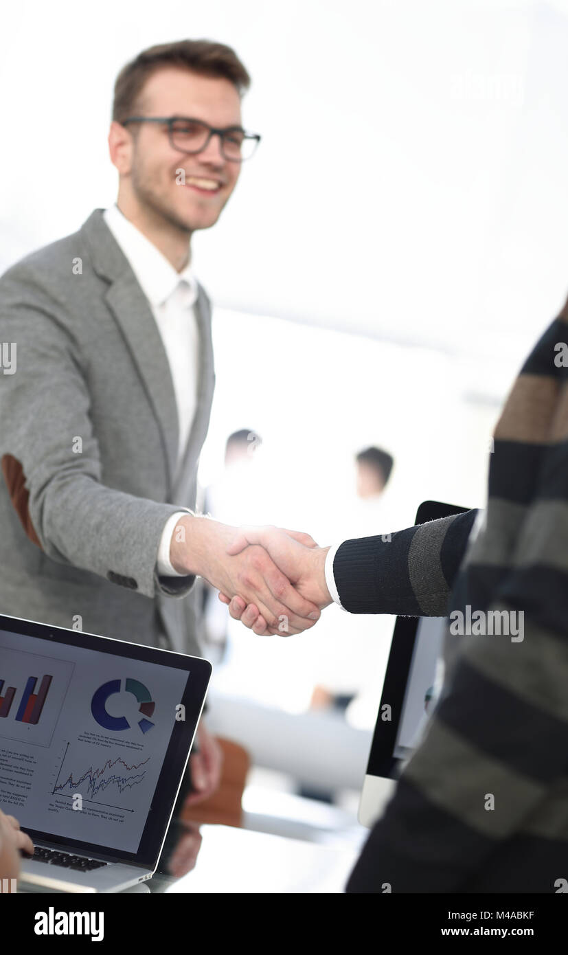 welcome handshake financial partners Stock Photo - Alamy