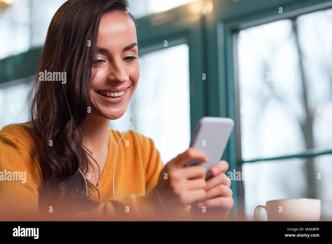 Woman with messages hi-res stock photography and images - Alamy