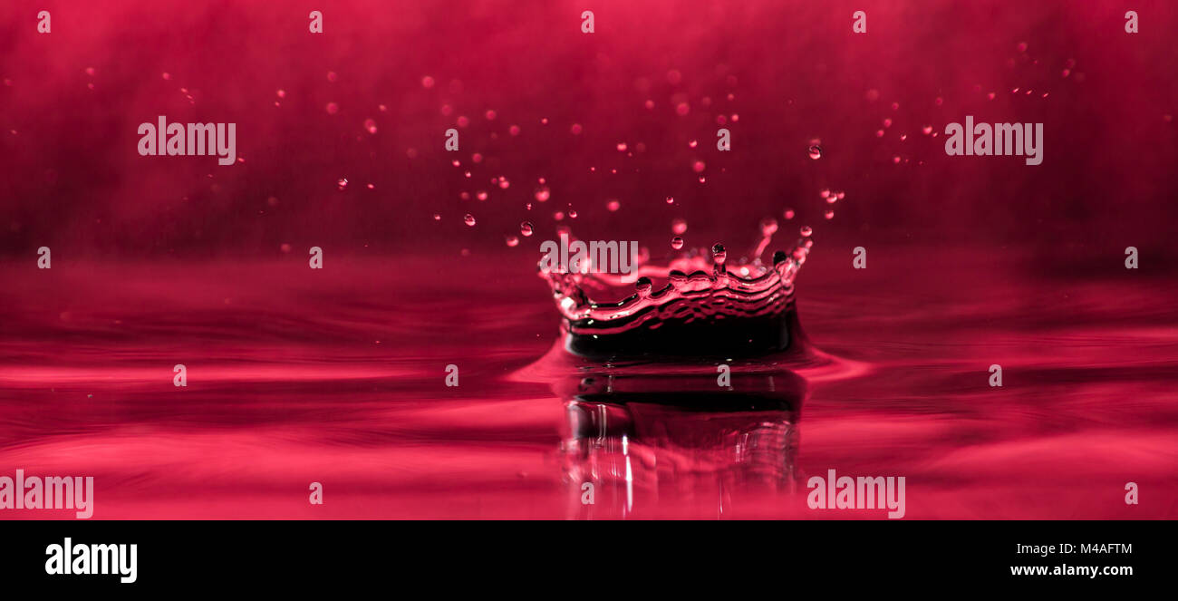 Red splash of colour hi-res stock photography and images - Alamy