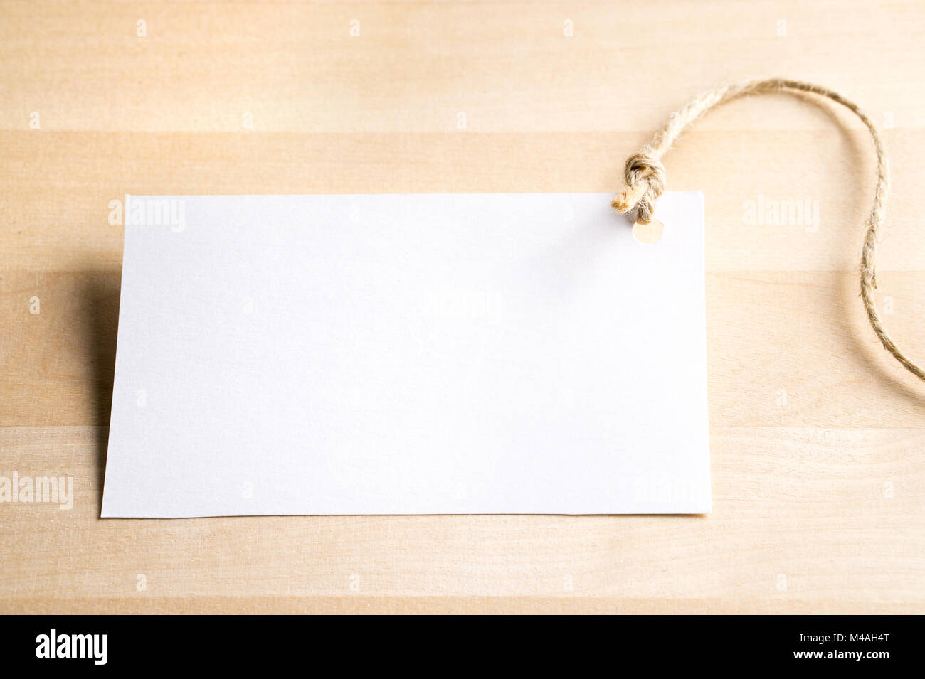 Blank present tag hi-res stock photography and images - Alamy