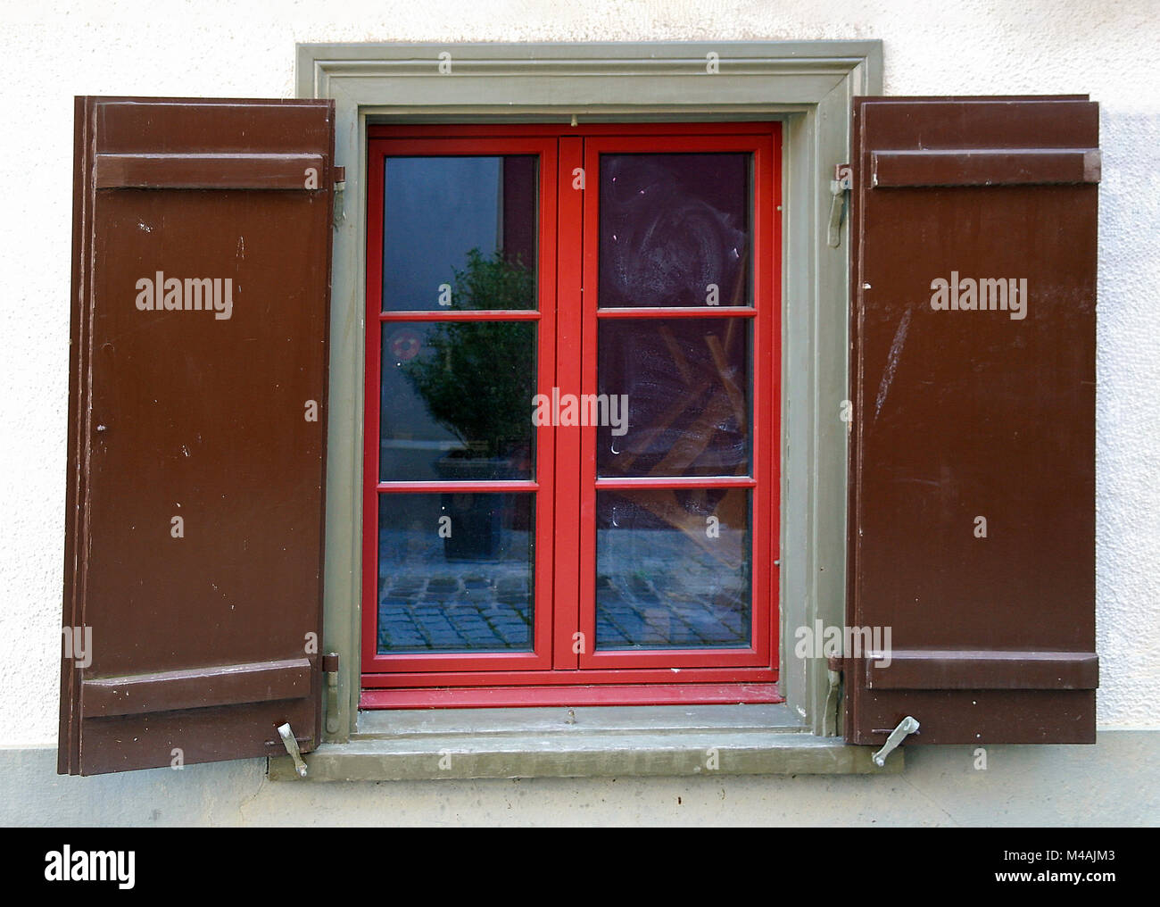 Windowpane shutter hi-res stock photography and images - Alamy