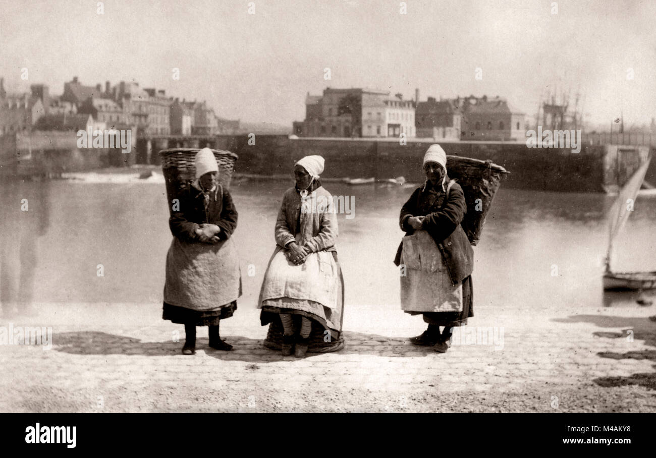 c.1880s - France French fisherwomen in Dieppe harbour Stock Photo - Alamy