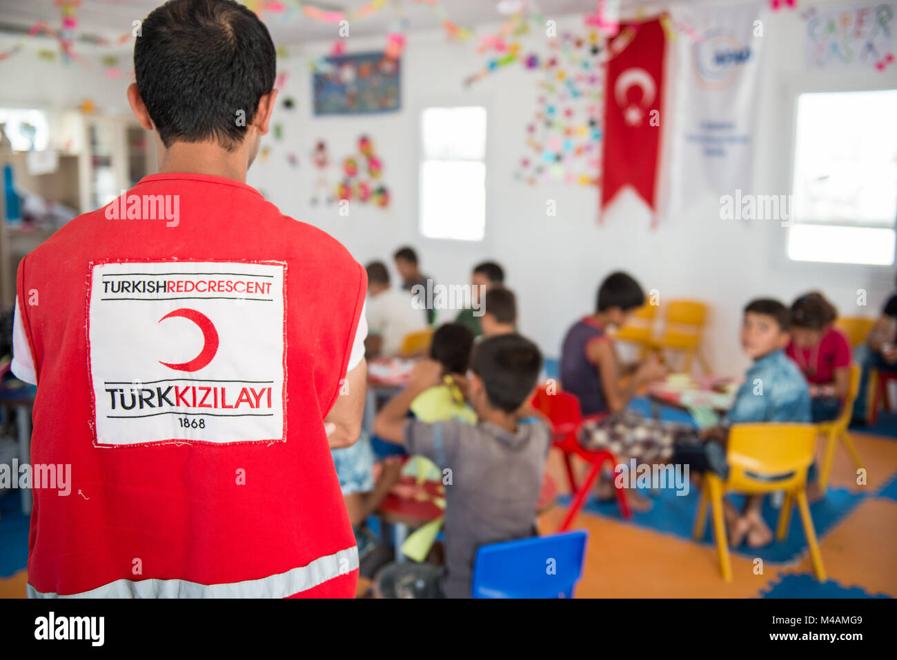 Syria conflict red crescent hi-res stock photography and images - Alamy