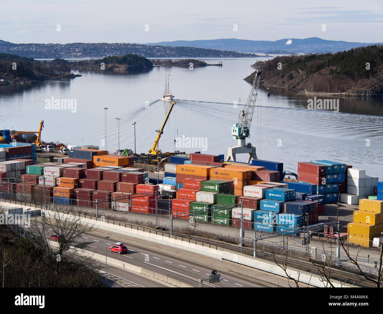 Stacked shipping containers hi-res stock photography and images - Alamy