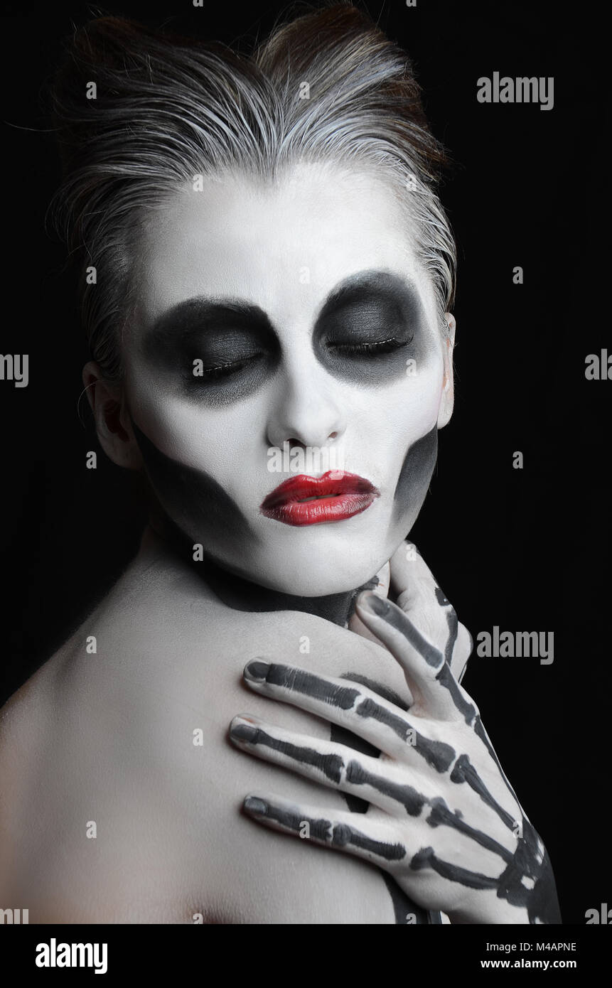 Dead person mask hi-res stock photography and images - Alamy