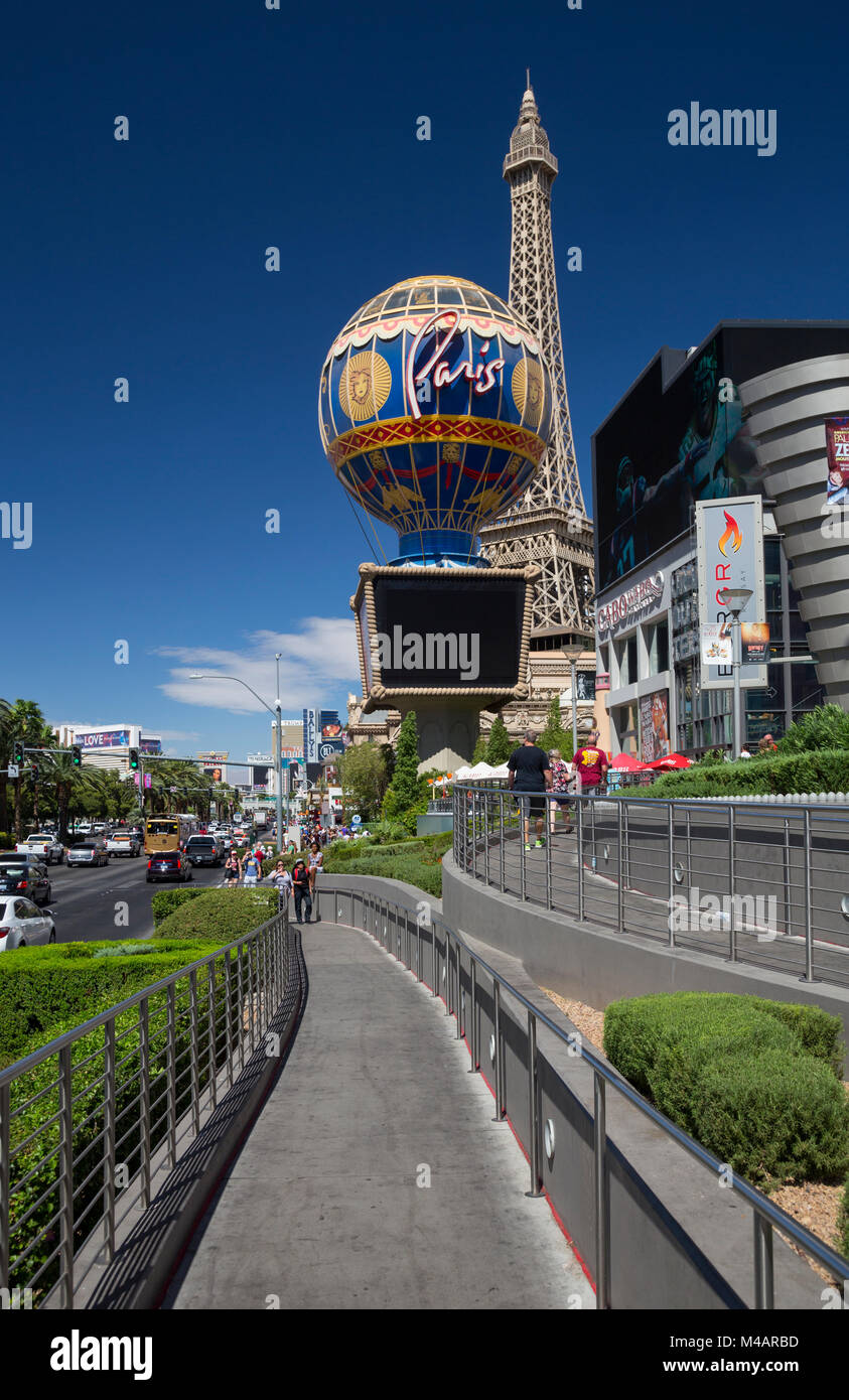 Las Vegas Strip sidewalk and Paris Las Vegas Hotel, Nevada, USA Stock ...