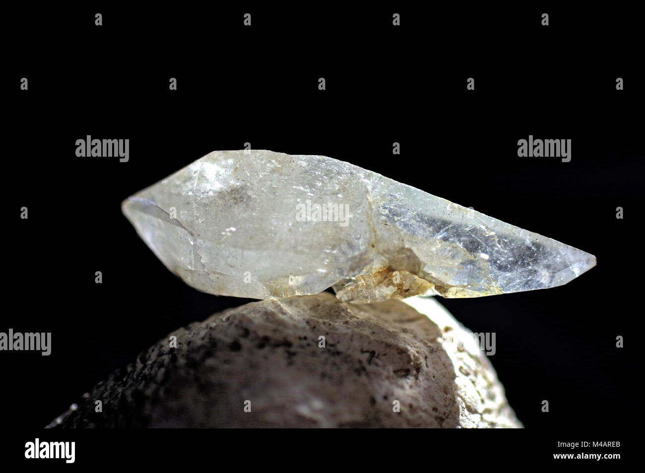 Quartz crystal close-up Stock Photo - Alamy