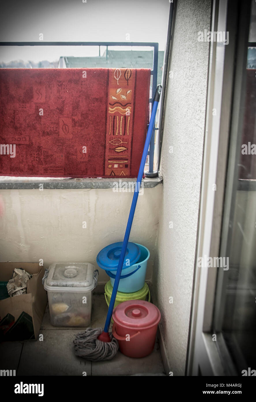 Do a spring cleaning hi-res stock photography and images - Alamy