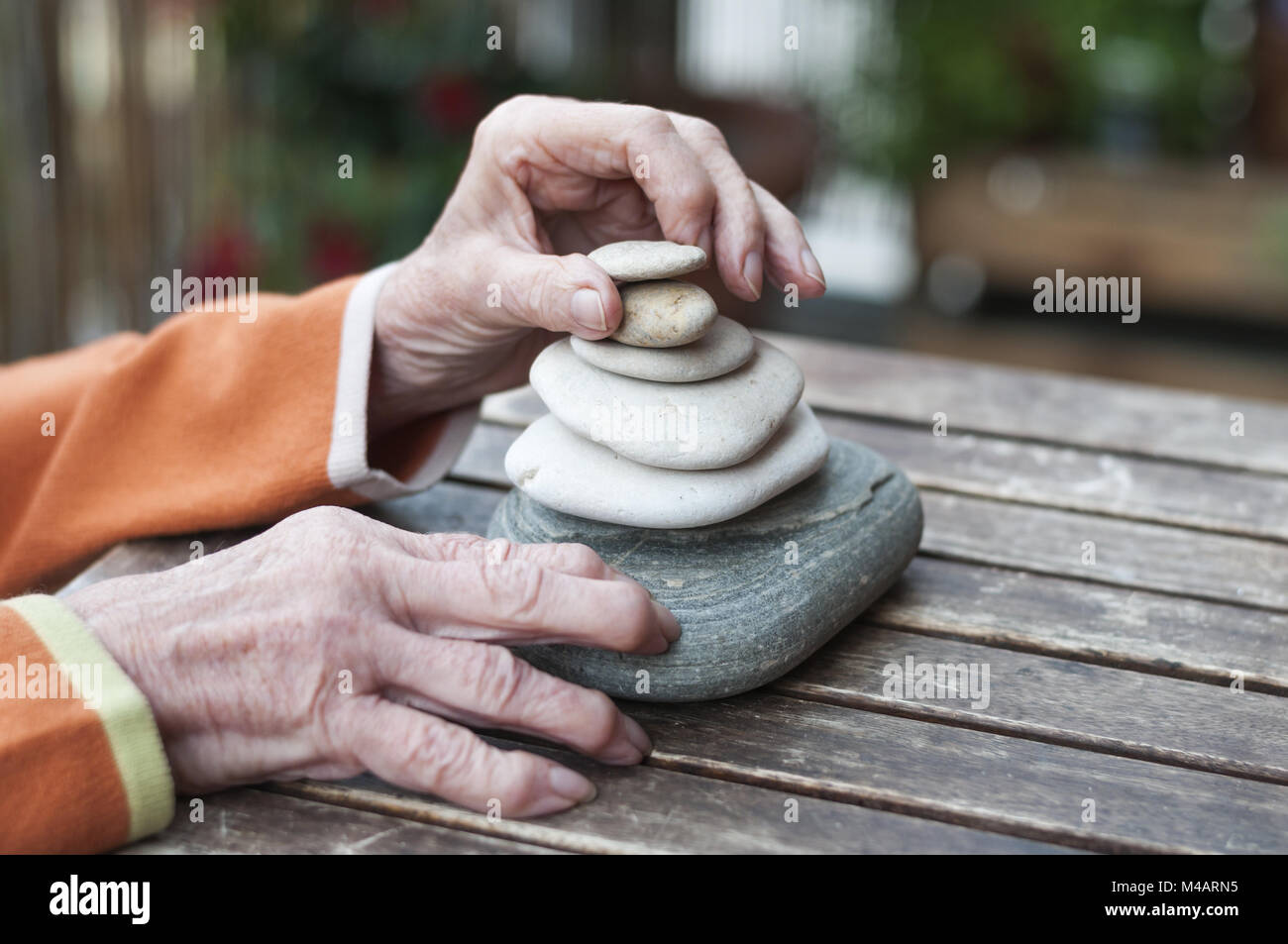 Cairn building hi-res stock photography and images - Alamy