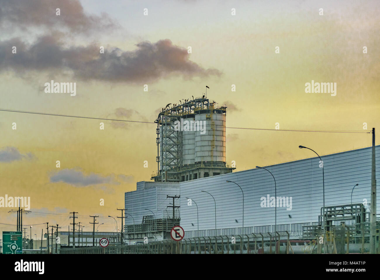 Industrial building exterior hi-res stock photography and images - Alamy