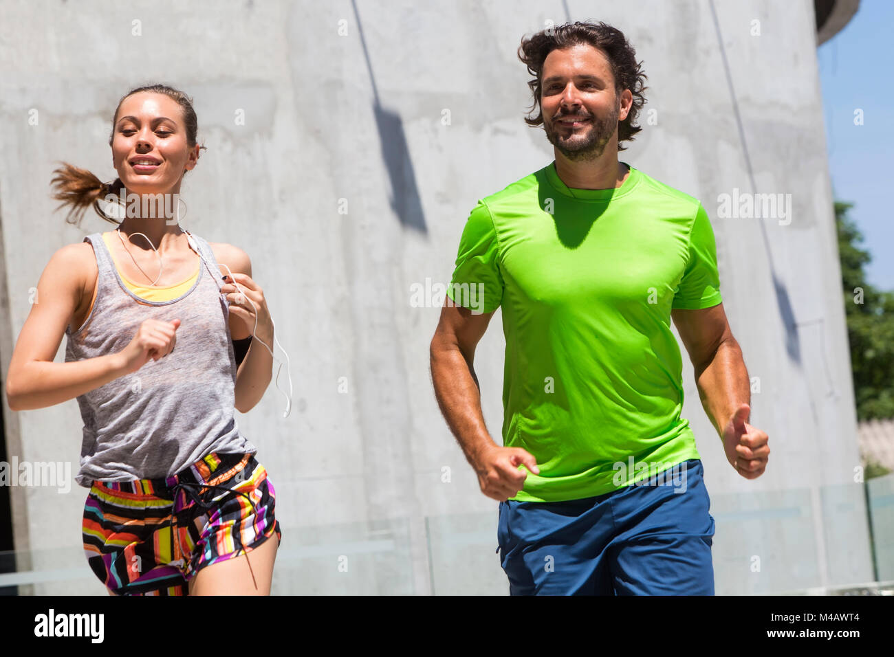 Hot fitness couple hi-res stock photography and images - Alamy