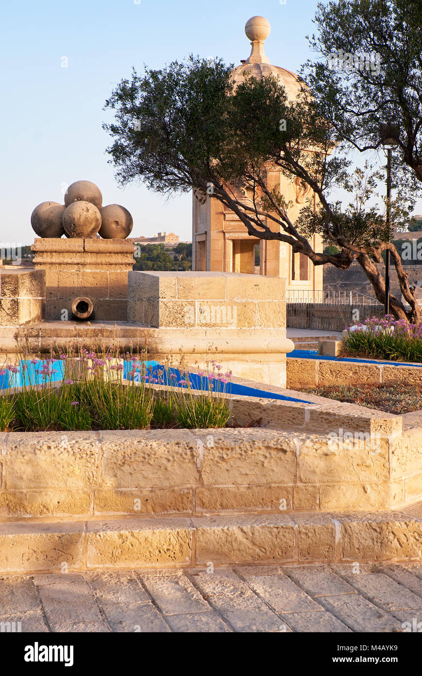 Gardjola garden hi-res stock photography and images - Alamy