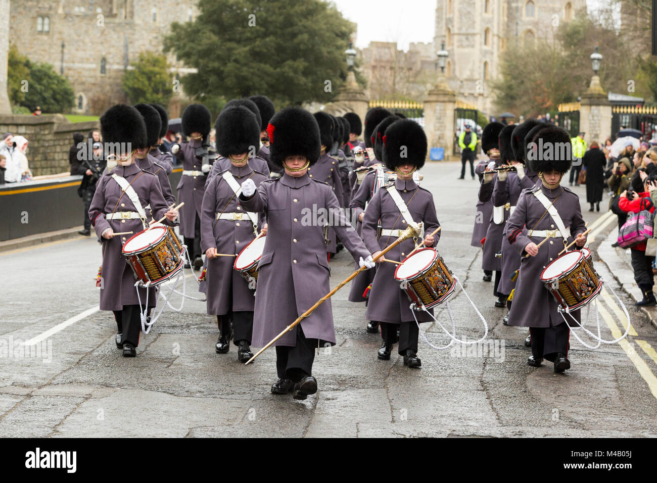 Army marching band of the Coldstream Guards (with musician soldiers ...