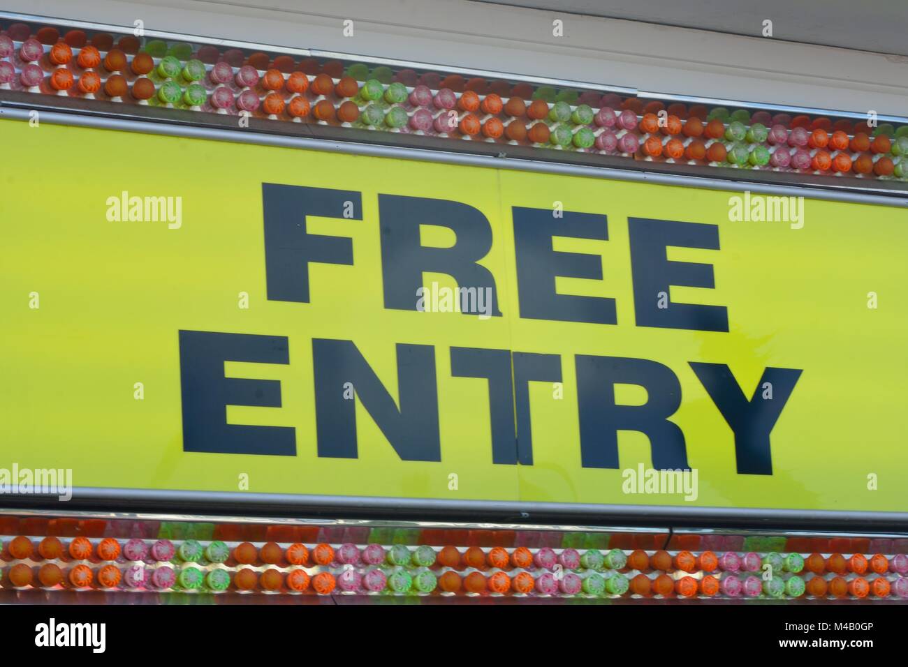 Sign for free entry Stock Photo - Alamy