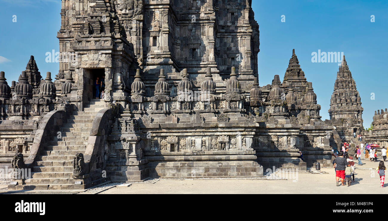 Entrance to hindu temple hi-res stock photography and images - Alamy