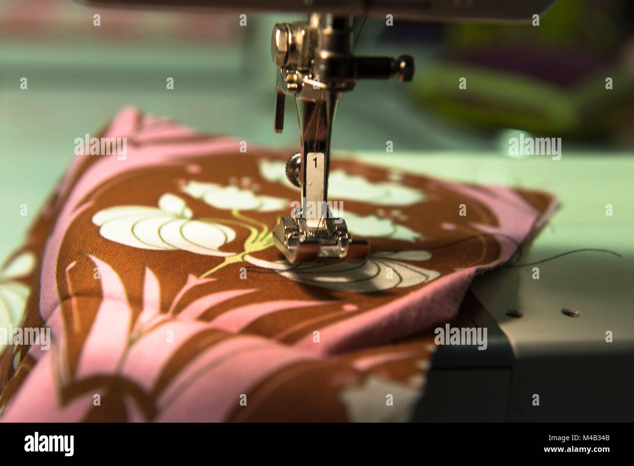 Presser foot sewing machine hi-res stock photography and images - Alamy