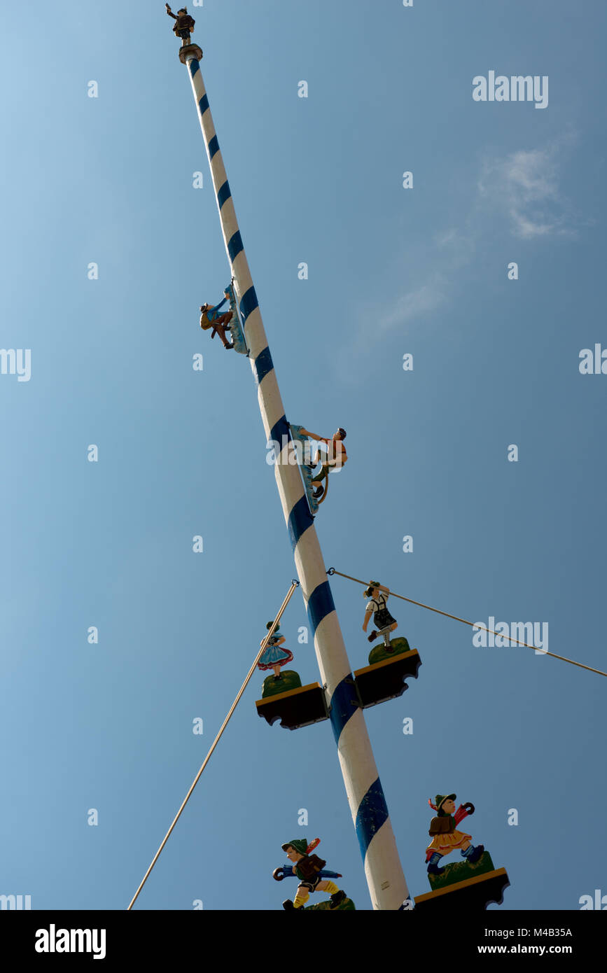 Maibaumaufstellen (maypole erection) at St. Leonhard am Wonneberg Stock Photo - Alamy