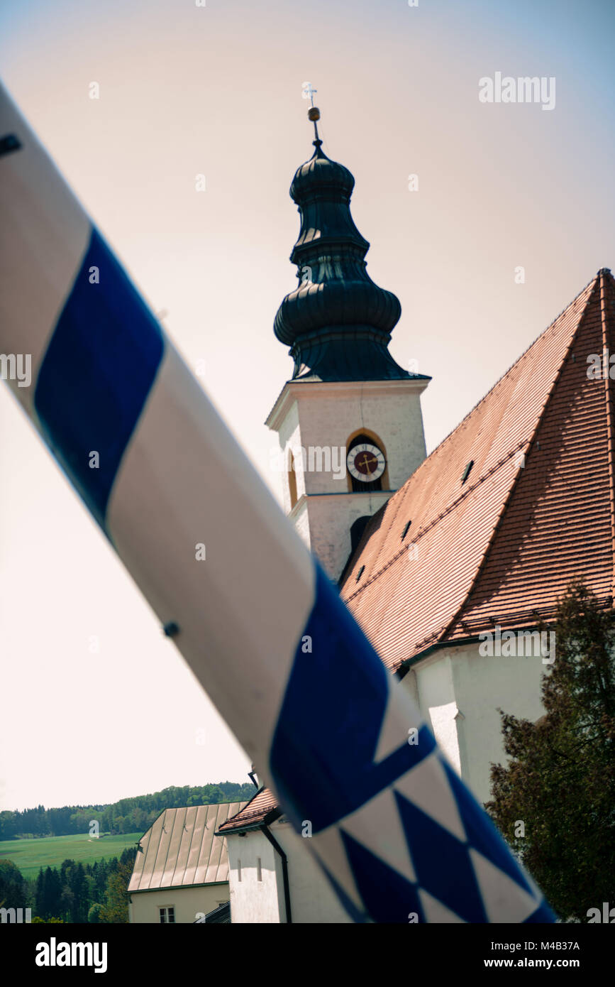 Maibaumaufstellen (maypole erection) at St. Leonhard am Wonneberg Stock Photo - Alamy