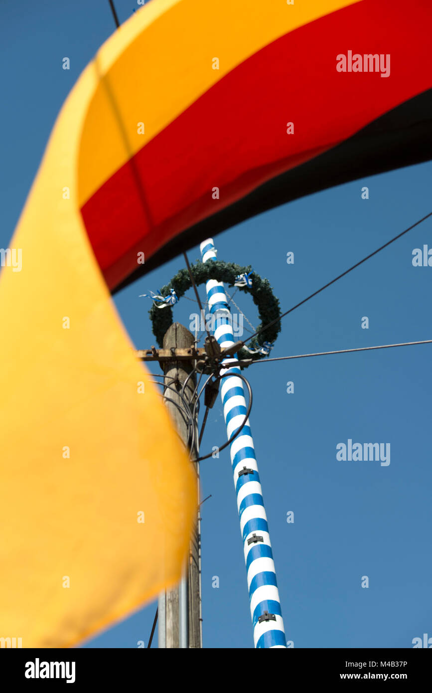 Germany flag and maypole hi-res stock photography and images - Alamy