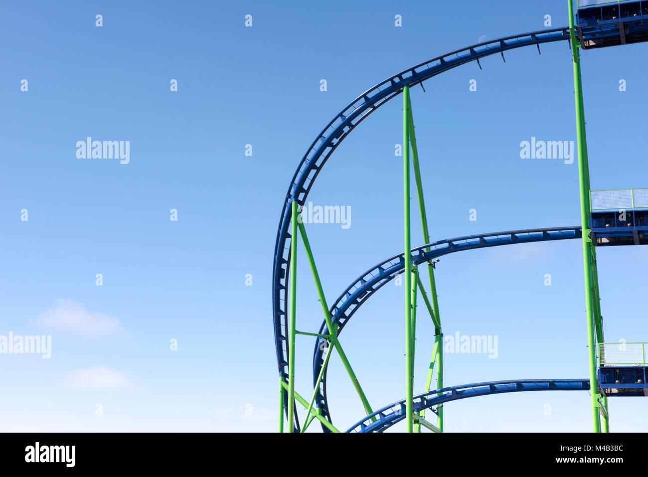 Roller coaster track detail hi-res stock photography and images - Alamy