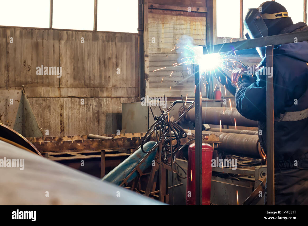 Metal welding pipe in factory hi-res stock photography and images - Alamy