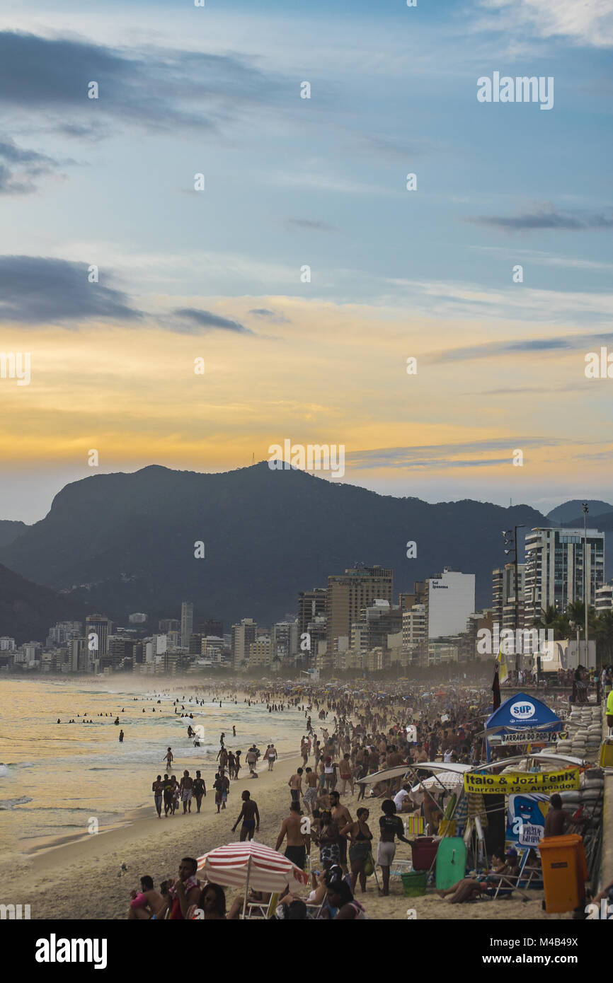 Crowded Beach Ipanema Rio de Janeiro Brazil Stock Photo - Alamy