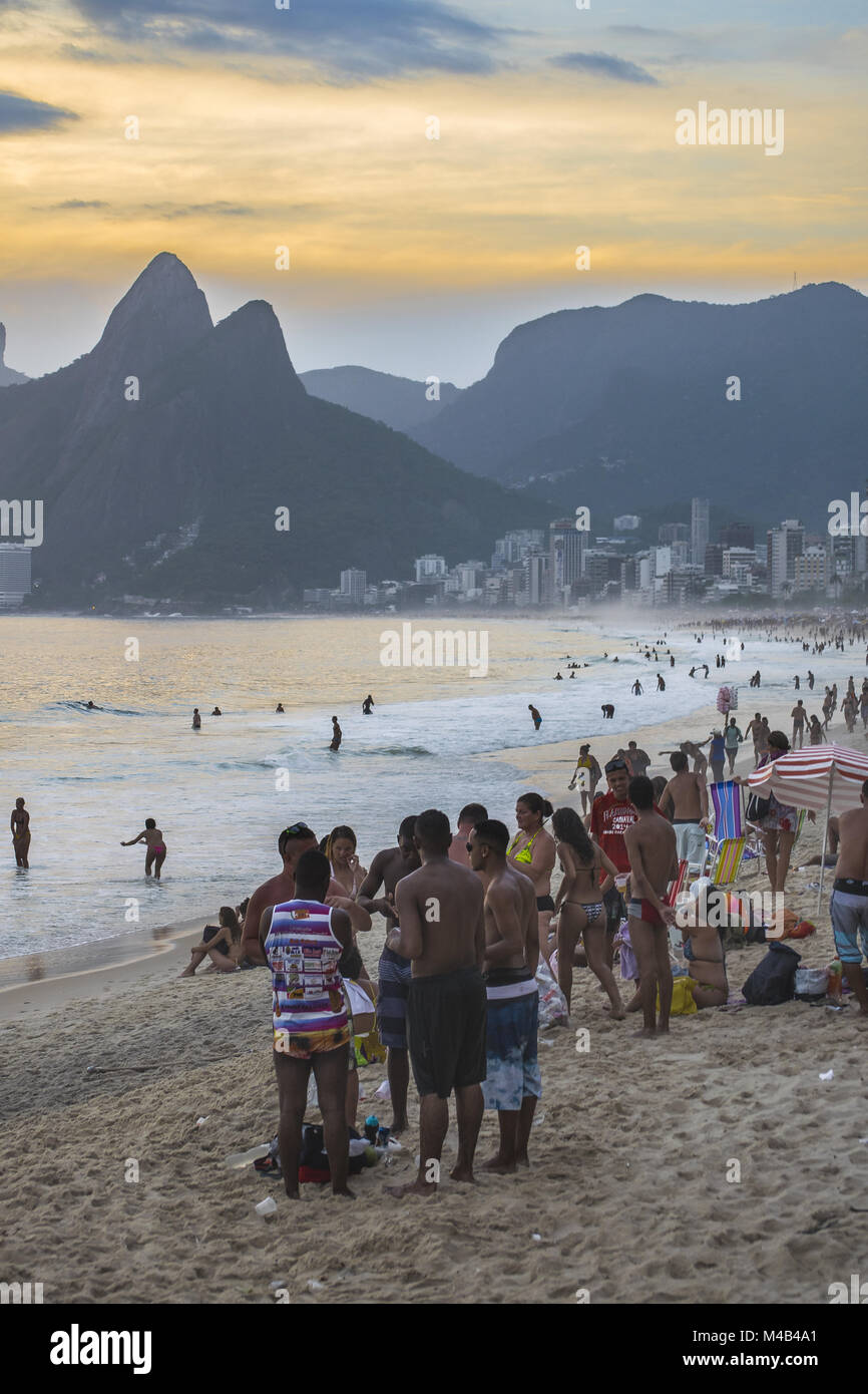Crowded Beach Ipanema Rio de Janeiro Brazil Stock Photo - Alamy