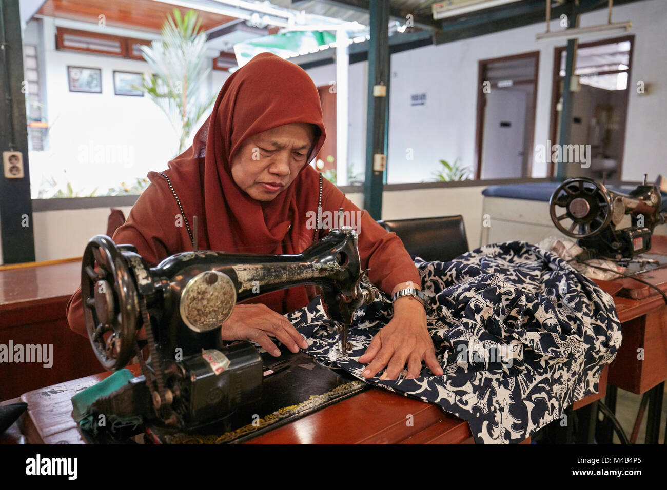 Batik indonesia hand craft hi-res stock photography and images - Alamy