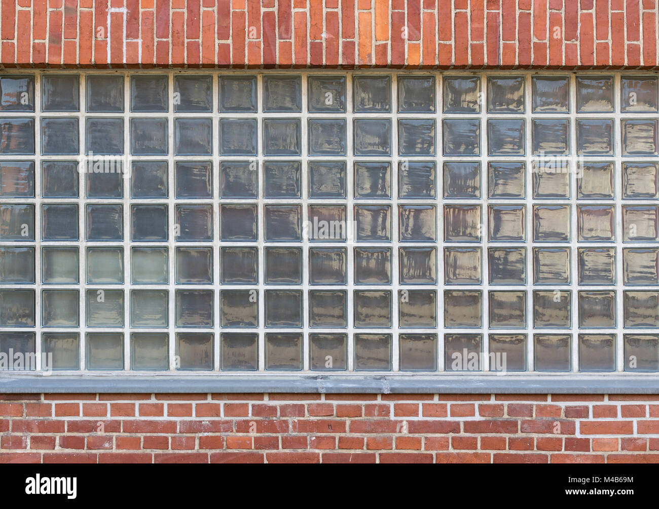 Glass wall blocks hi-res stock photography and images - Alamy