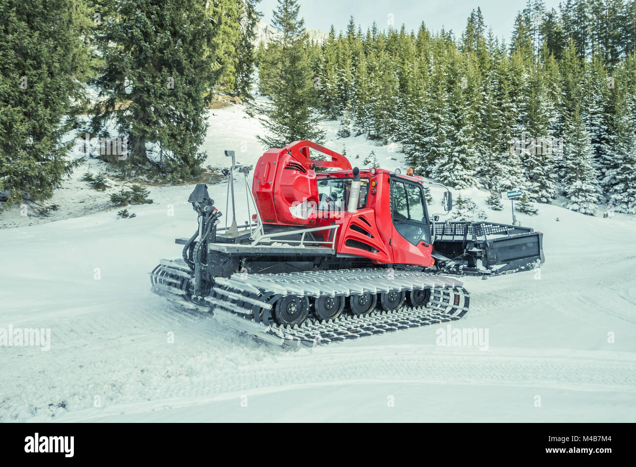 Tracked snow vehicle hi-res stock photography and images - Alamy