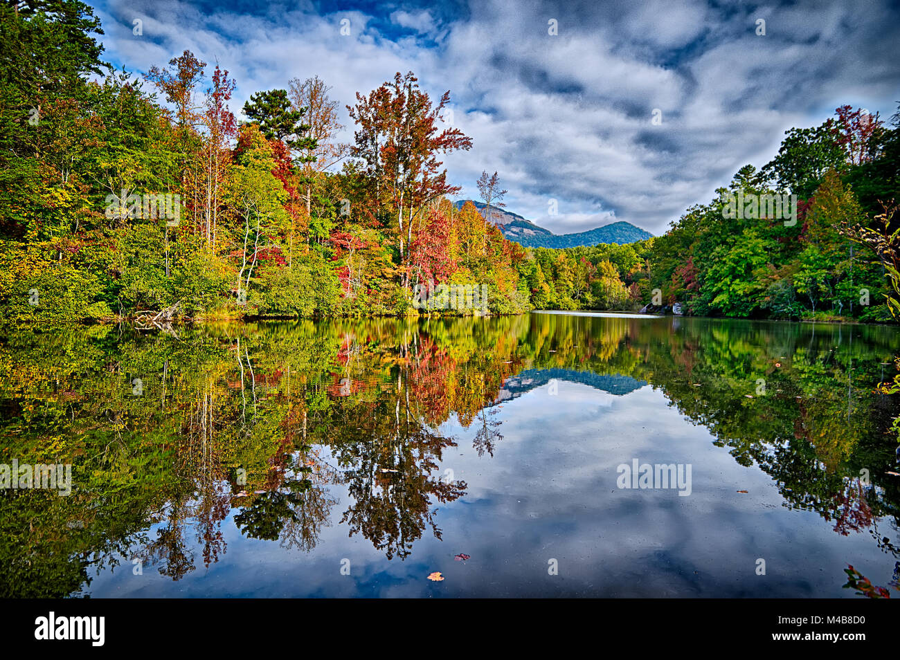 Table rock mountains south carolina hi-res stock photography and images ...