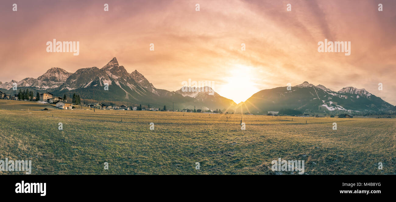 Austria sunset twilight village alps hi-res stock photography and ...